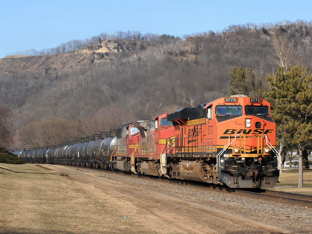 BNSF 5773